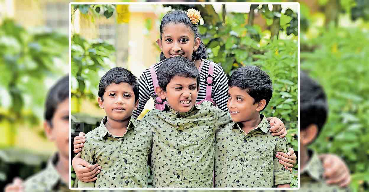 ഇരട്ടകൾ വാഴുന്ന സ്കൂളിലേക്ക് മൂവർ സംഘം | Kerala School Full Classes ...