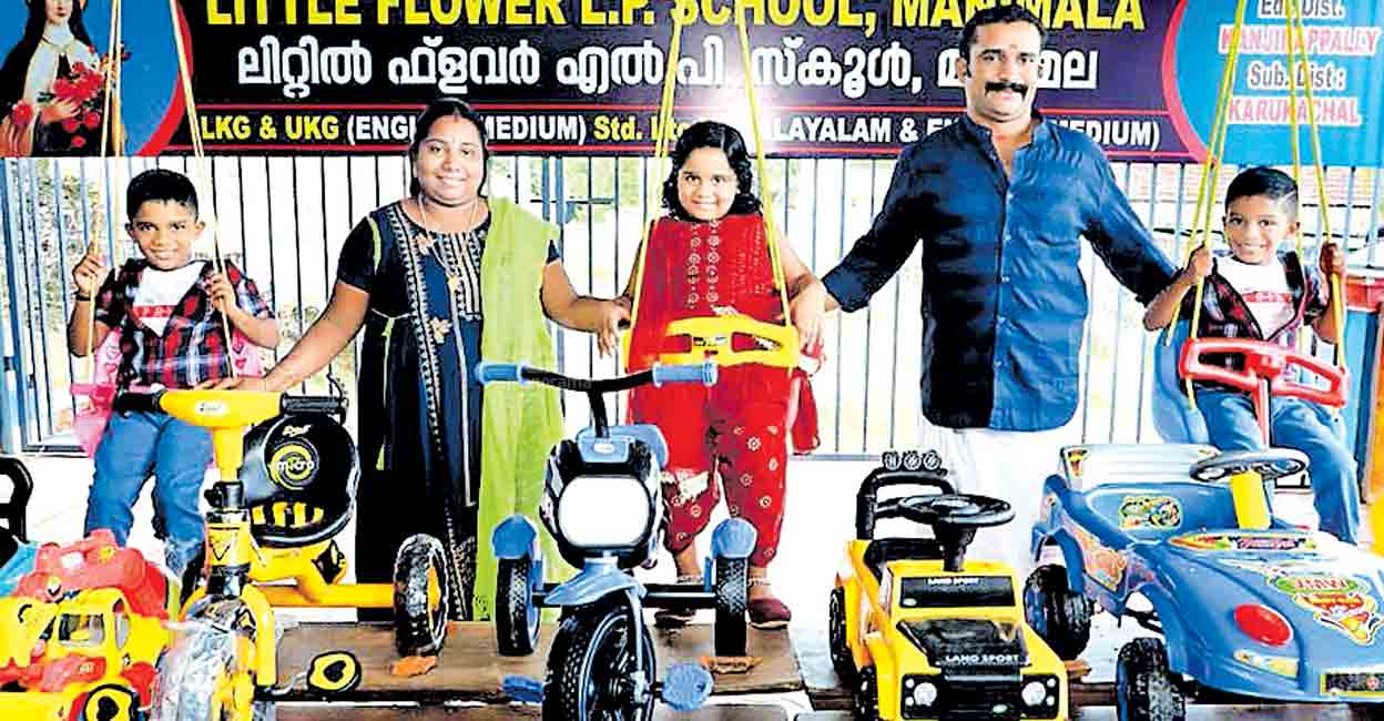 അങ്കണവാടിയെക്കാൾ 'മ്മ്ണി ബല്യൊരു സ്കൂള്'; മൂവർ സംഘത്തിന് അമ്പരപ്പ് ...