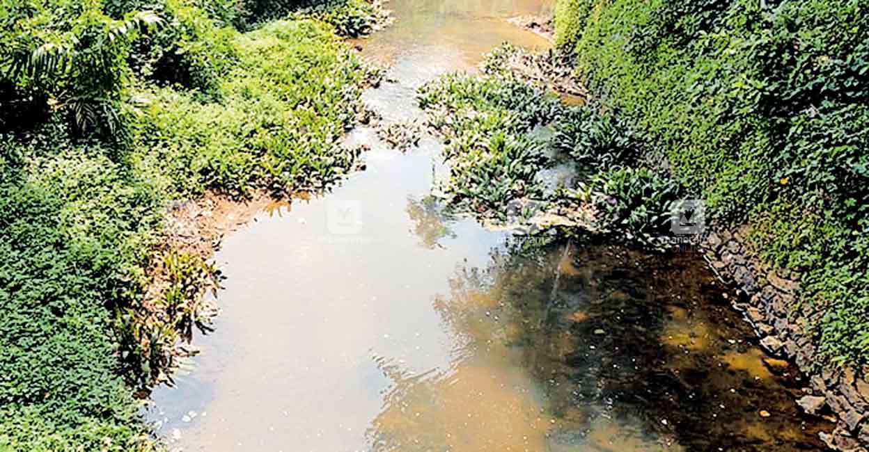 ജലനിരപ്പ് താഴ്ന്നു; ജലവിതരണ പദ്ധതികൾ പ്രതിസന്ധിയിൽ