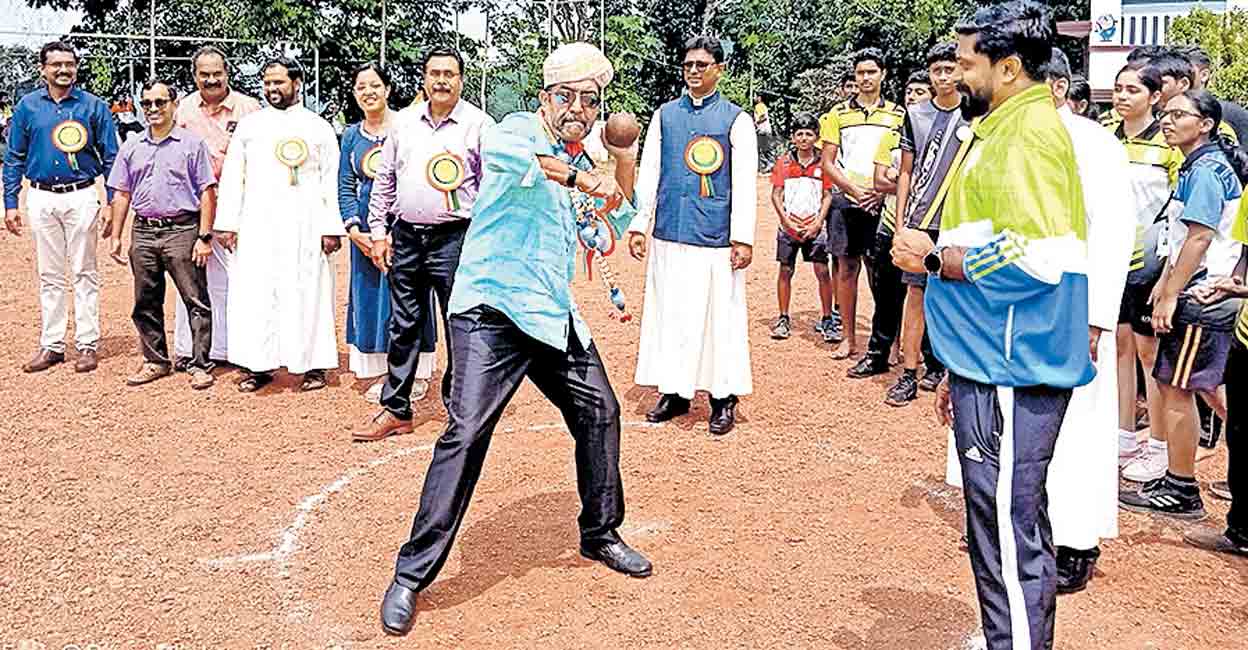 സല്യൂട്ട് സ്വീകരിച്ചും ഷോട്പുട് എറിഞ്ഞും ഋഷിരാജ് സിങ് Rishiraj Singh 3202