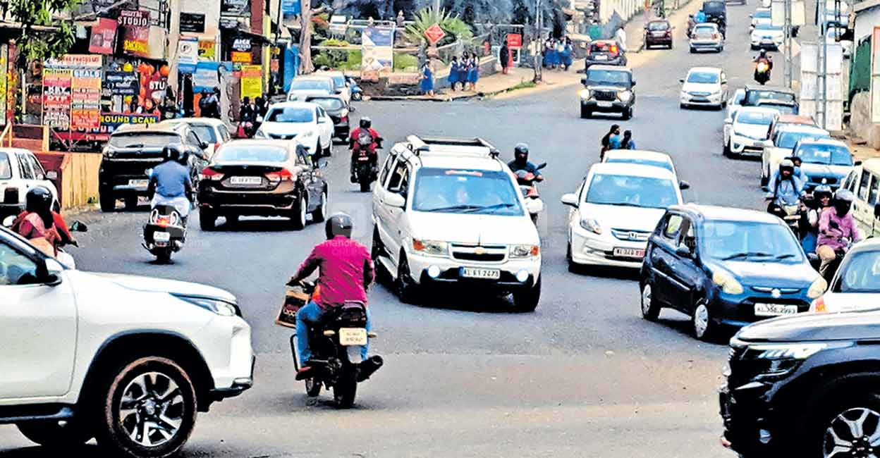 വഴി നന്നായപ്പോൾ അമിത വേഗം, അപകട ഭീഷണി കൂടി; സീബ്ര ലൈനുകളും ട്രാഫിക് ...
