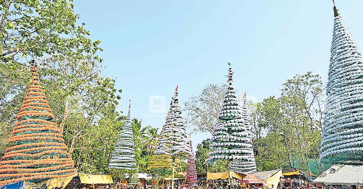 മനം നിറച്ച് കുംഭകുടാഭിഷേകം