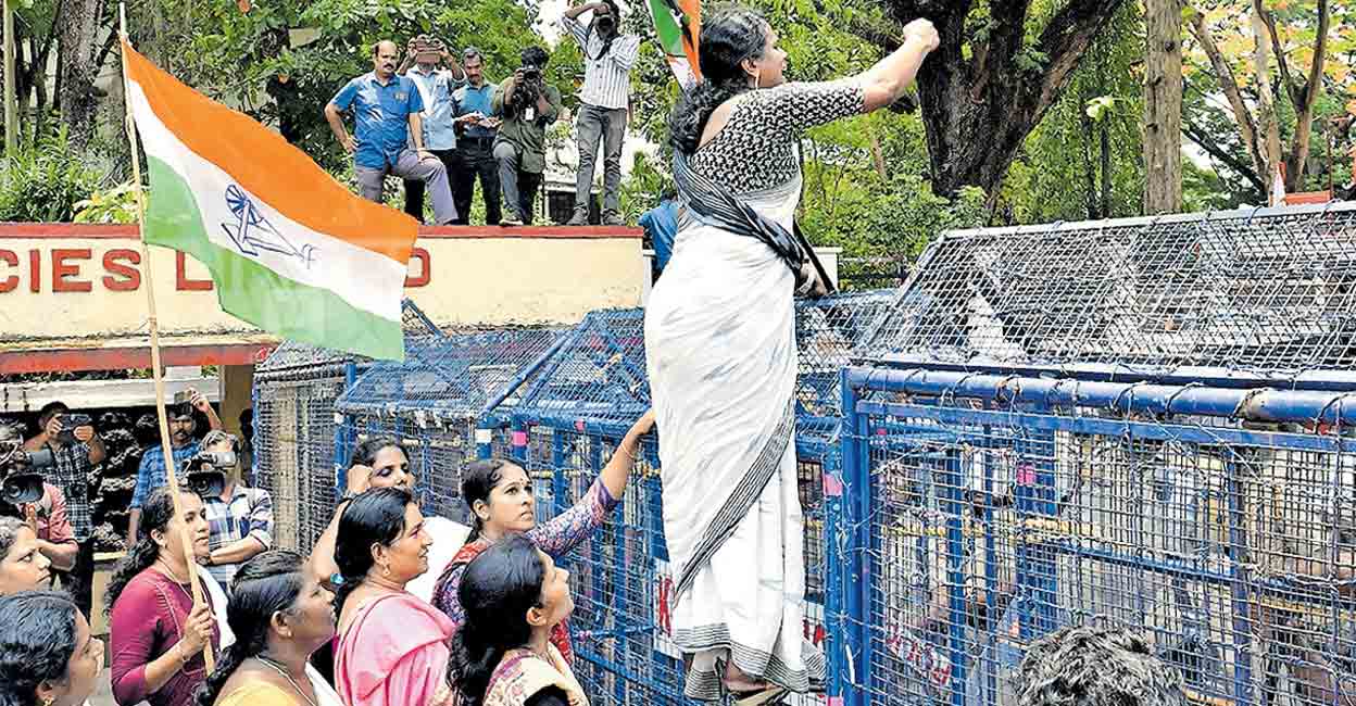 ഡോ.വന്ദന വധം: കോൺഗ്രസ് മാർച്ച് നടത്തി | Vandana Murder Case In Malayalam | Transfer Of Sandeep ...