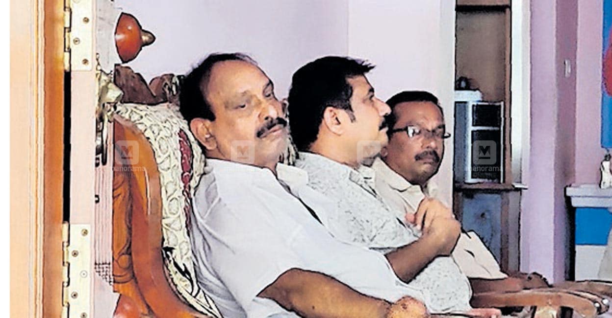 ‘ഇനി എന്തിനാണ്...? എന്റെ മകളെ ആർക്കെങ്കിലും തിരിച്ചുതരാനാകുമോ’; തിരകൾ ഉള്ളിലുറഞ്ഞ സങ്കടക്കട ...