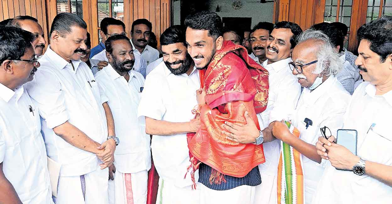 പാർട്ടിയുടെ വോട്ടുവിഹിതത്തിൽ കുറവുണ്ടായില്ല; രാഷ്‌ട്രീയം കോണ്‍ഗ്രസ് ചര് ...