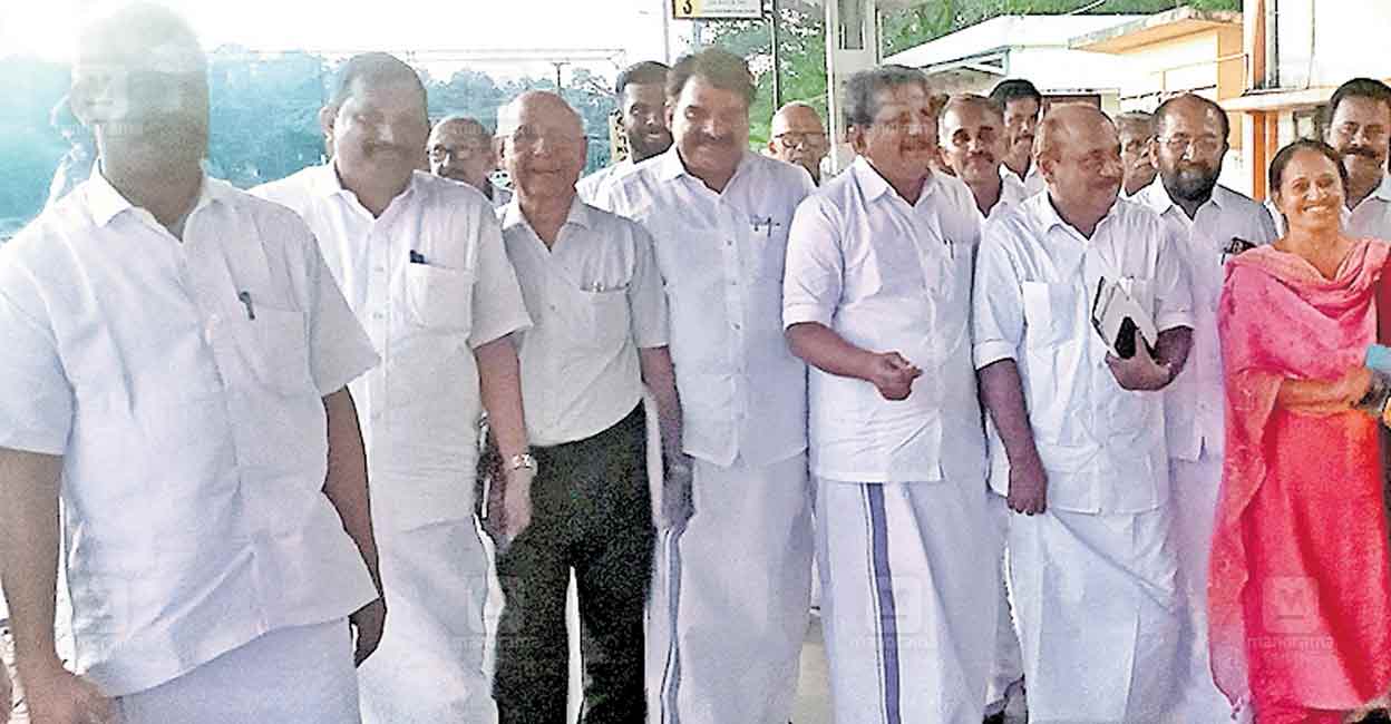 റെയിൽവേ വികസനം ഇടപെടുമെന്ന് എംപിയും എംഎൽഎയും | railway development ...