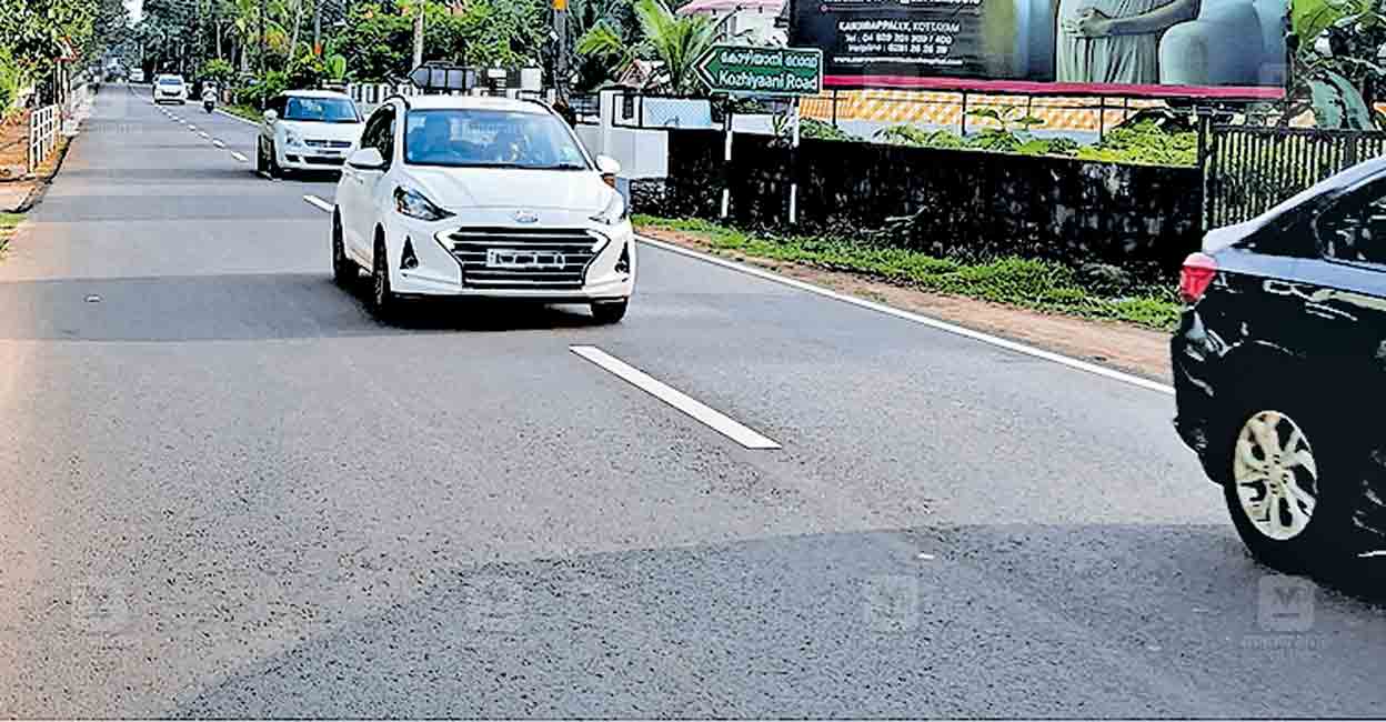 കാഞ്ഞിരപ്പള്ളി - ഈരാറ്റുപേട്ട റോഡ്: കാപ്പാട് ഭാഗത്ത് വാഹനങ്ങളുടെ വേഗം ...