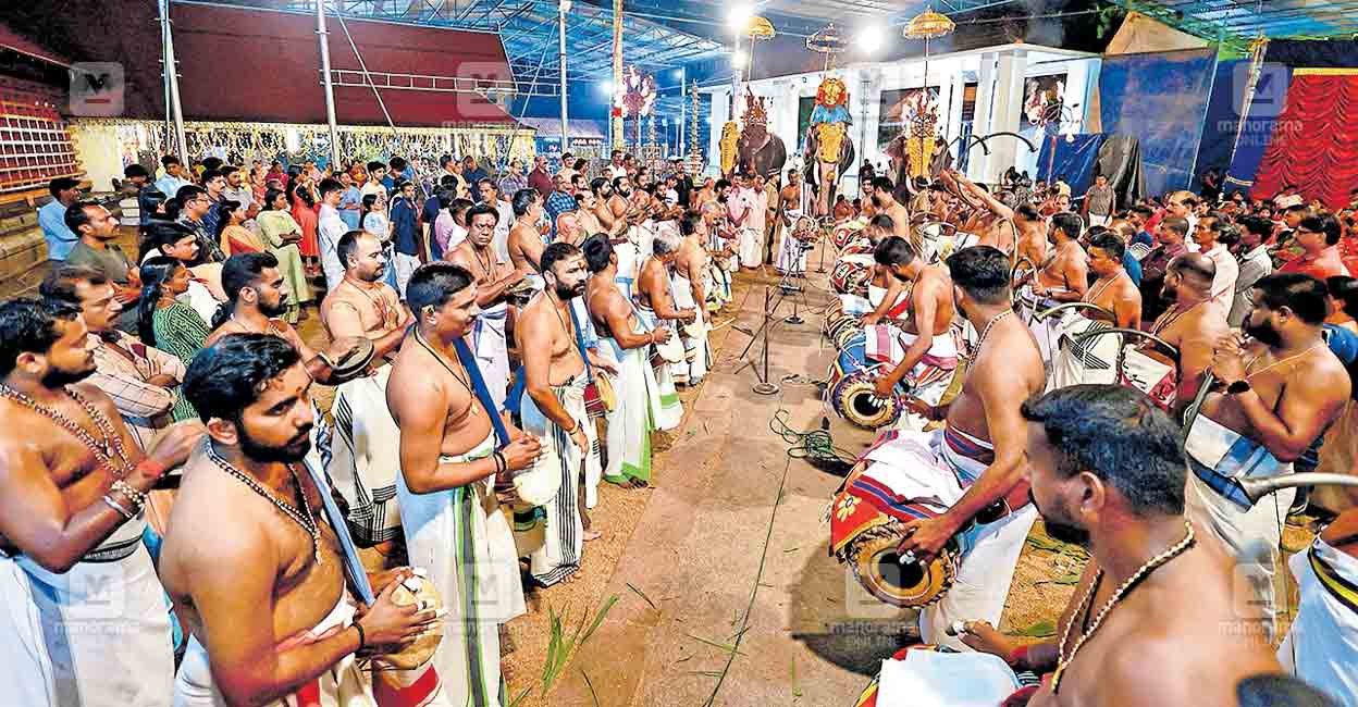 വൈക്കത്തഷ്ടമി: സമുദായ സംഘടനകളുടെ താലപ്പൊലികൾ ആരംഭിച്ചു | Thalapoli ...