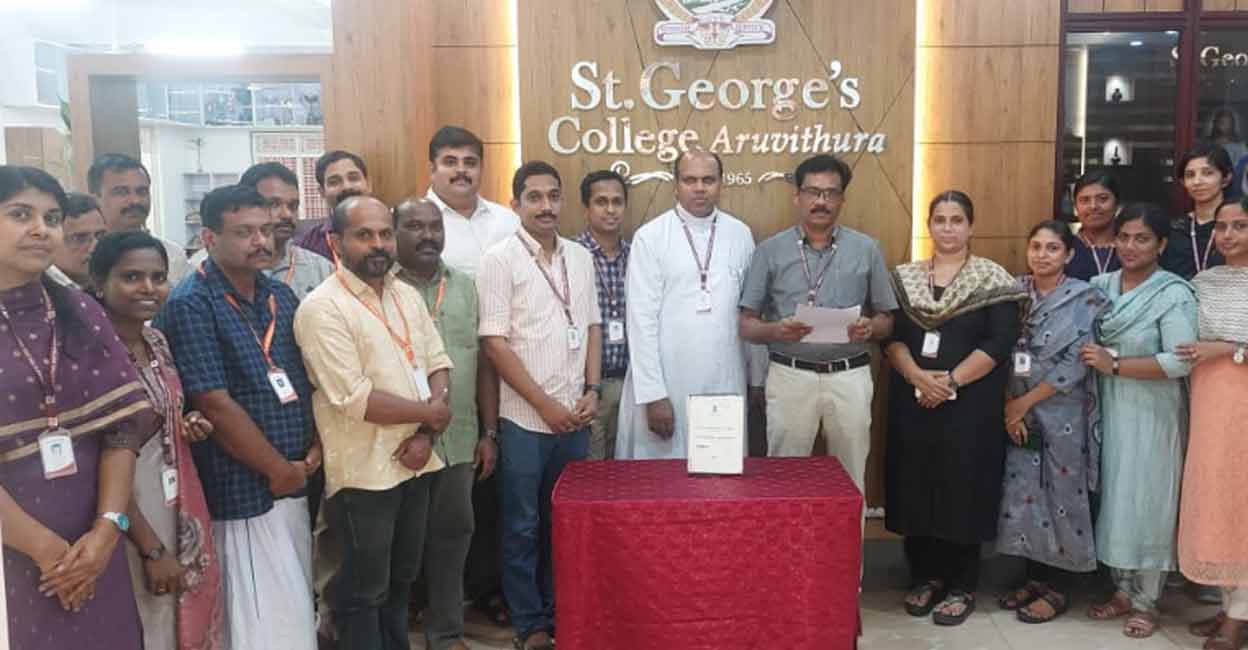 അരുവിത്തുറ സെന്റ് ജോർജസ് കോളജിൽ ഭരണഘടനാ ദിനം ആഘോഷിച്ചു | Constitution ...