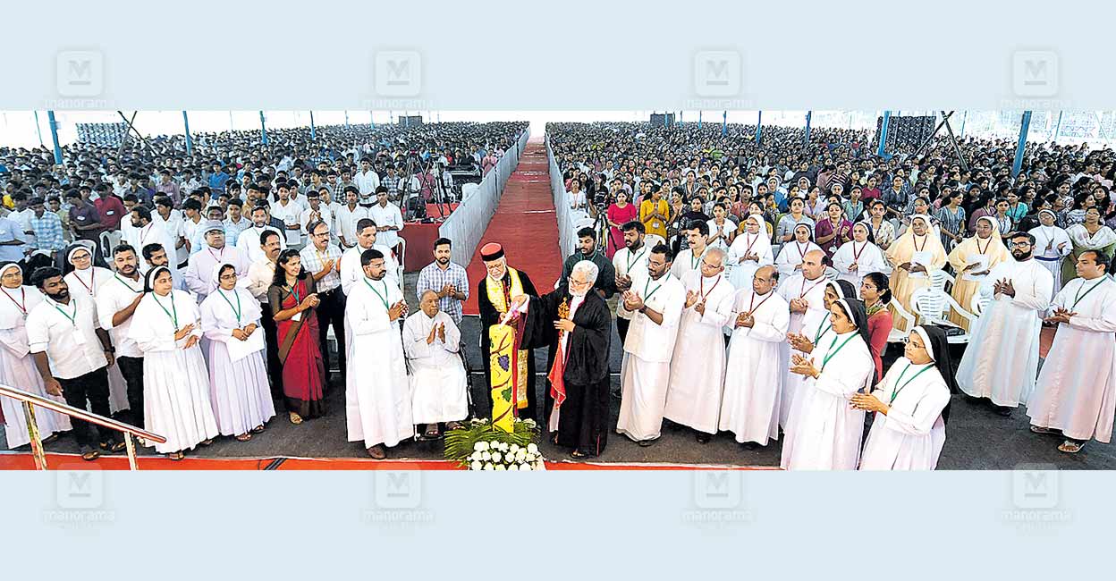 യുവജനങ്ങൾ രാജ്യസ്നേഹികളായി വളരണം: കർദിനാൾ ആലഞ്ചേരി | Cardinal Mar ...