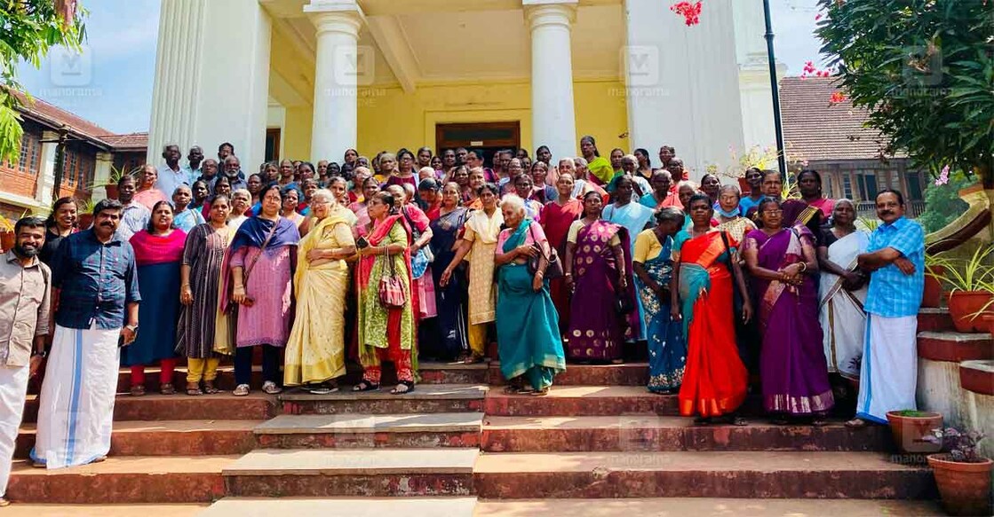 വയോജനങ്ങൾക്കായി വിനോദ യാത്ര സംഘടിപ്പിച്ച് മണർകാട് ഗ്രാമപഞ്ചായത്ത്