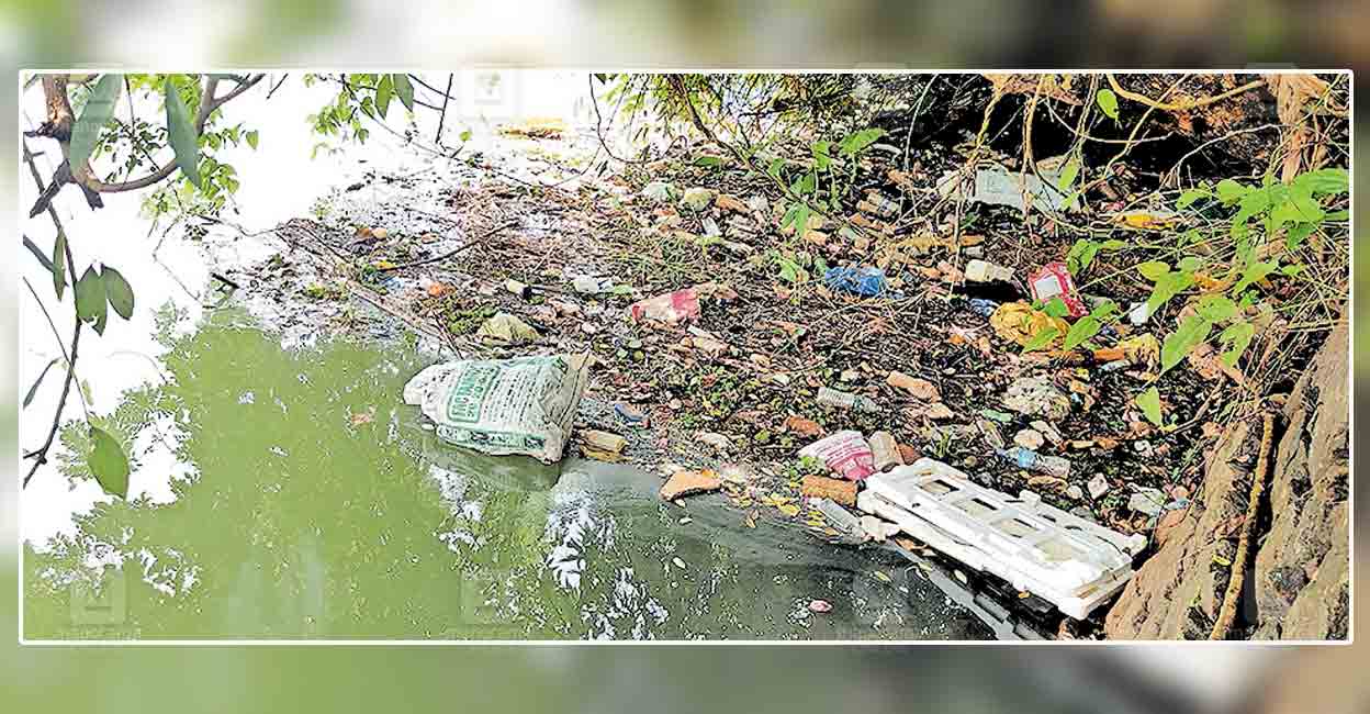 മാലിന്യം തള്ളാൻ മൂവാറ്റുപുഴയാർ; നാട്ടുകാരുടെ പ്രതിഷേധം ശക്തമാകുന്നു ...