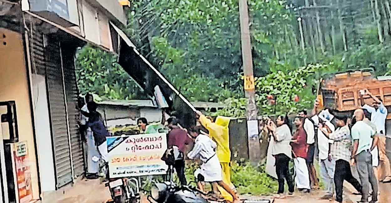 ആർഎസ്എസിനെതിരെ കുറിപ്പിട്ട് യുവാവ് ജീവനൊടുക്കിയ സംഭവം; കേസ് ...