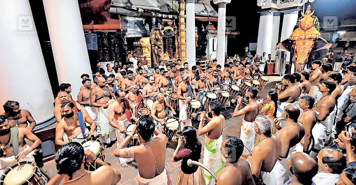മഹാദേവ ക്ഷേത്രത്തിലെ മുഖസന്ധ്യവേല സമാപിച്ചു | Vaikom Ashtami Festival ...