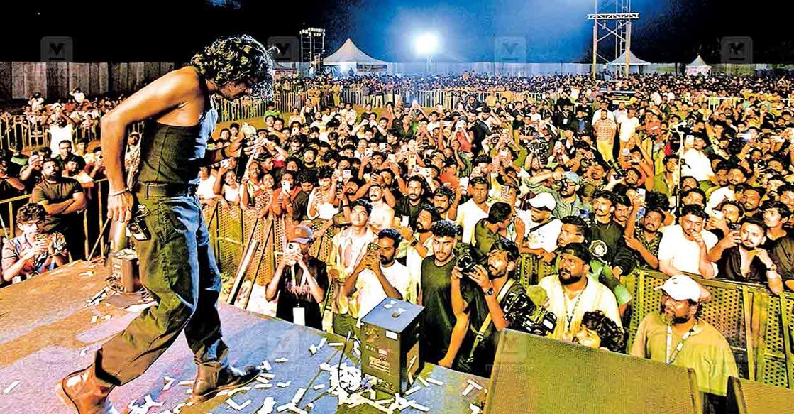 വിയർപ്പ് തുന്നിയ കുപ്പായം, മായുകില്ല നിറങ്ങൾ കട്ടായം എന്നു പാടാ ...