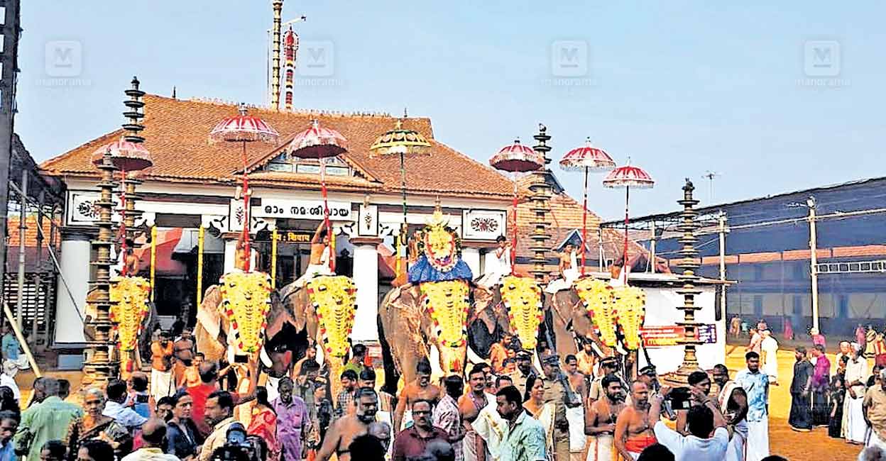 വൈക്കത്തഷ്ടമി ഉത്സവം: അഷ്ടമിത്തിരക്കിൽ വൈക്കം; ഋഷഭവാഹനം എഴുന്നള്ളിപ്പ് ...