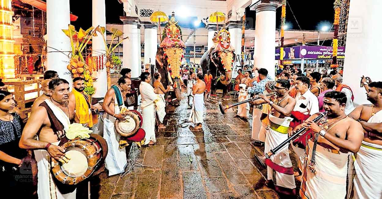 വടക്കുപുറത്തു പാട്ട്; മൂന്നാം ദിനം എതിരേൽപ് ഭക്തിസാന്ദ്രം | Vaikom ...