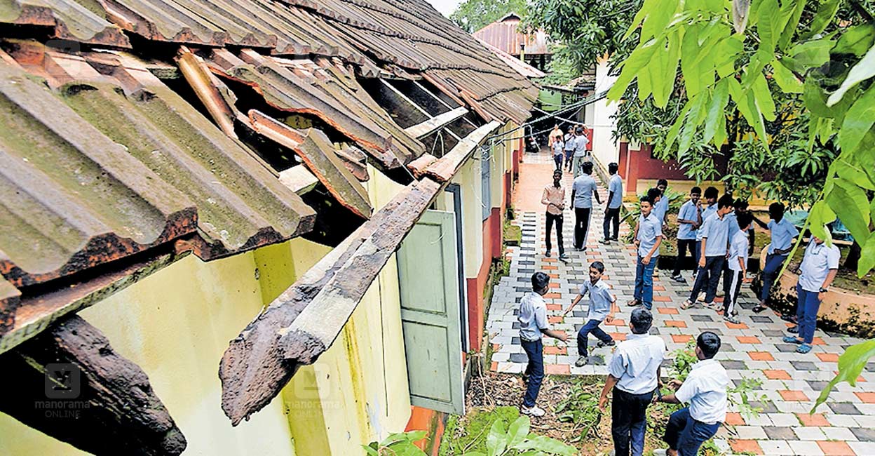 ‘അൺഫിറ്റാ’യ കെട്ടിടം പൊളിക്കുന്നില്ല; കരിപ്പൂത്തട്ട് സ്കൂളിൽ അപകടം ...