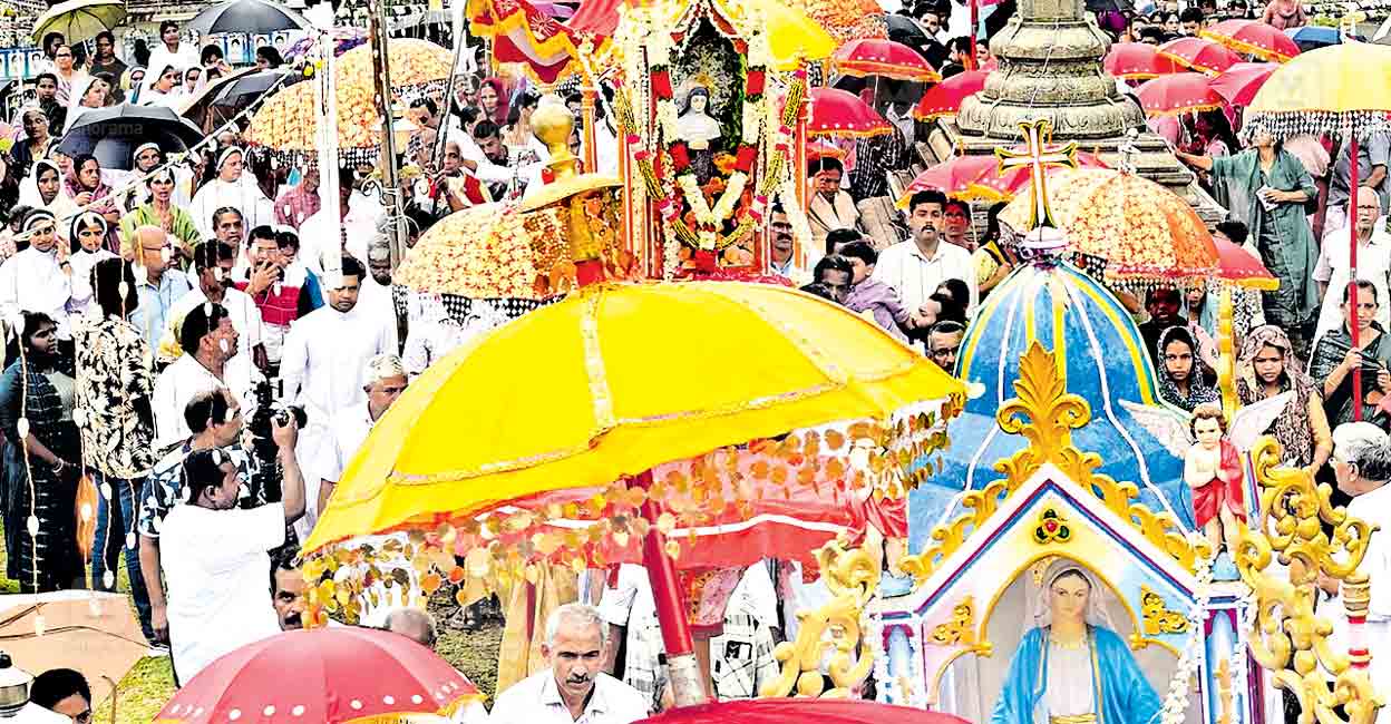ഭക്തിസാന്ദ്രമായി അൽഫോൻസാമ്മ തിരുനാൾ പ്രദക്ഷിണം | St. Alphonsa ...