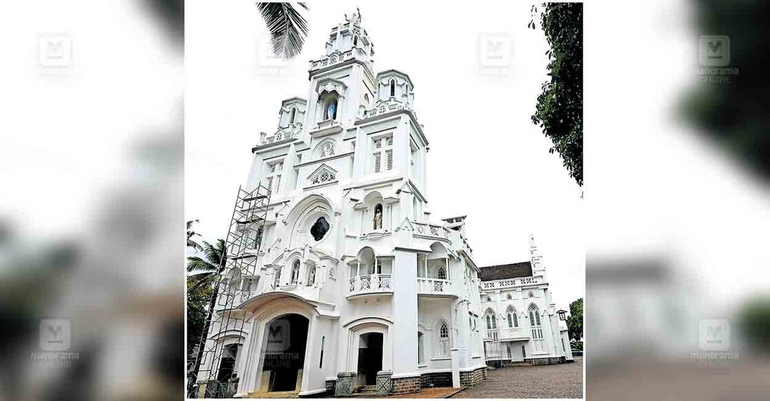 കാഞ്ഞിരപ്പള്ളി സെന്റ് ഡൊമിനിക്സ് കത്തീഡ്രലിന് ദ്വിശതാബ്ദി വെളിച്ചം ...