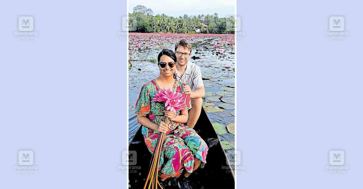 ആമ്പൽ പൂവേ...നീയറിഞ്ഞോ...! അയ്മനത്ത് ആമ്പൽ വസന്തം കനാൽ ഫെസ്റ്റ് ...