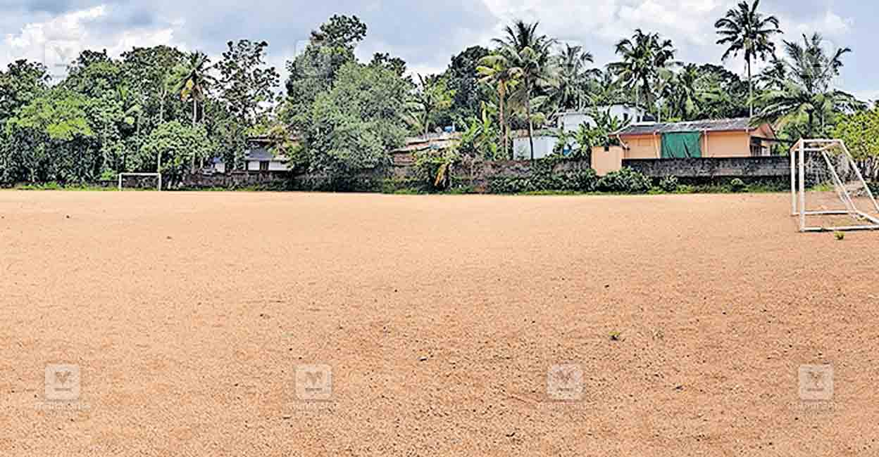 കളിക്കളം റെഡി; പങ്കിപ്പുറം മൈതാനത്ത് പുതിയ മഡ് കോർട്ട് ഒരുങ്ങി | Mud ...