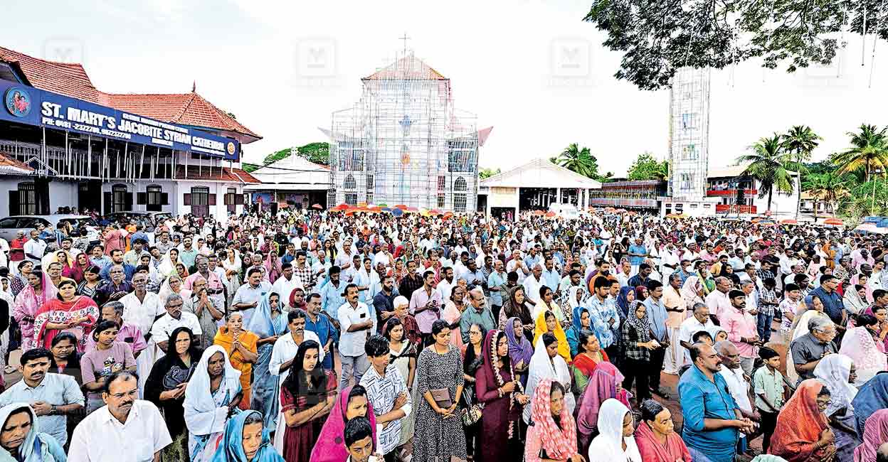 ദർശനപുണ്യമേകി നടതുറന്നു; തീർഥാടകപ്രവാഹം | Manarcad Church | Ettunoyambu ...