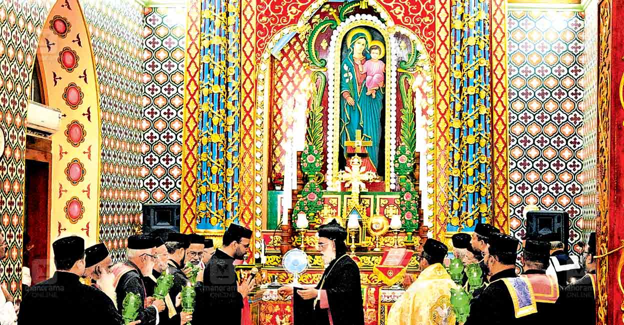 അനുഗ്രഹവർഷമായി നടതുറക്കൽ; ഭക്തിനിറവിൽ വിശ്വാസിസാഗരം | Manarcad Church ...