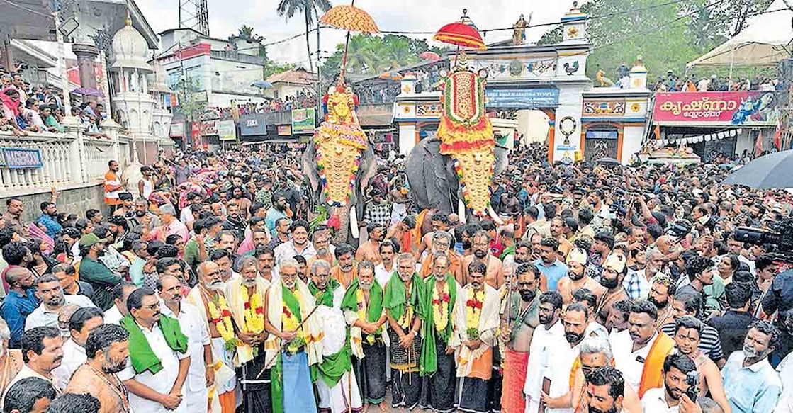 ഭക്തിസാന്ദ്രം പേട്ടതുള്ളൽ | Erumeli Petta Thullal | Ambalapuzha Petta ...