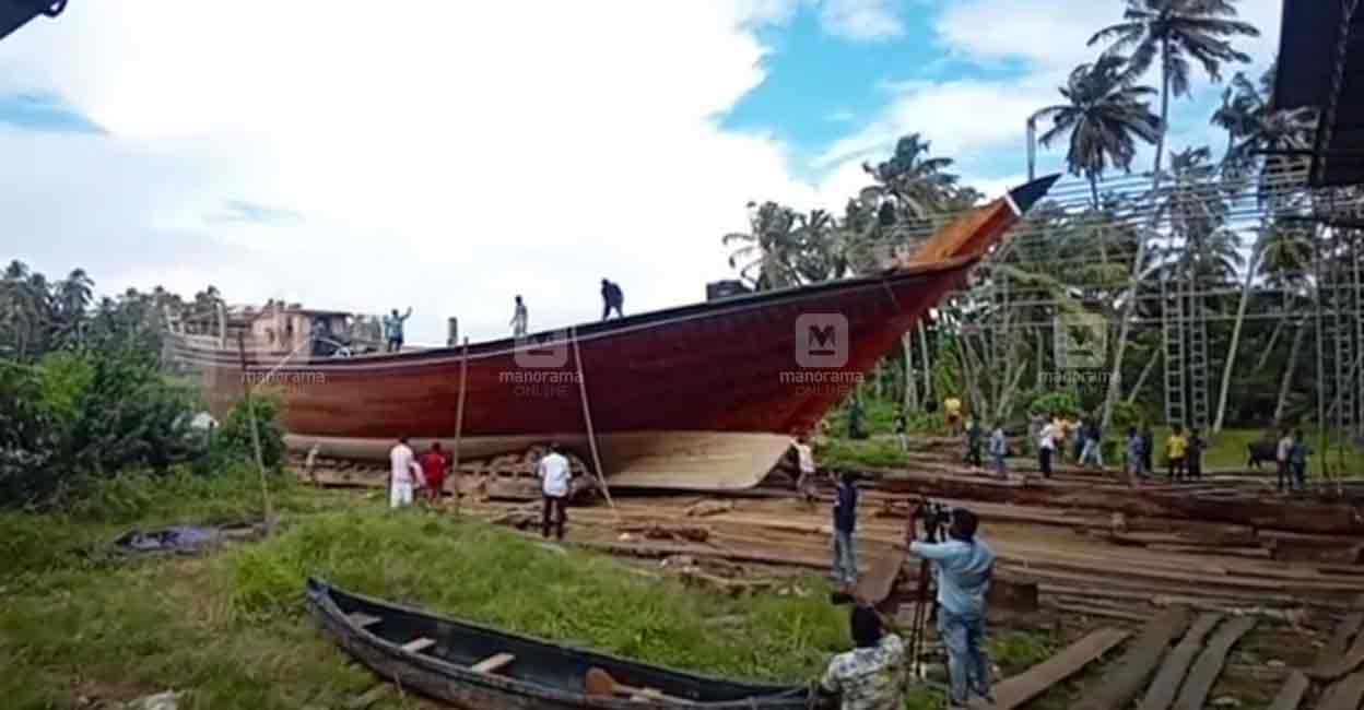 ഖത്തർ രാജാവിന് ഉപയോഗിക്കാനുള്ള ഉരു കോഴിക്കോട്ടുനിന്ന്; 30 അടി നീളം, 27 ...