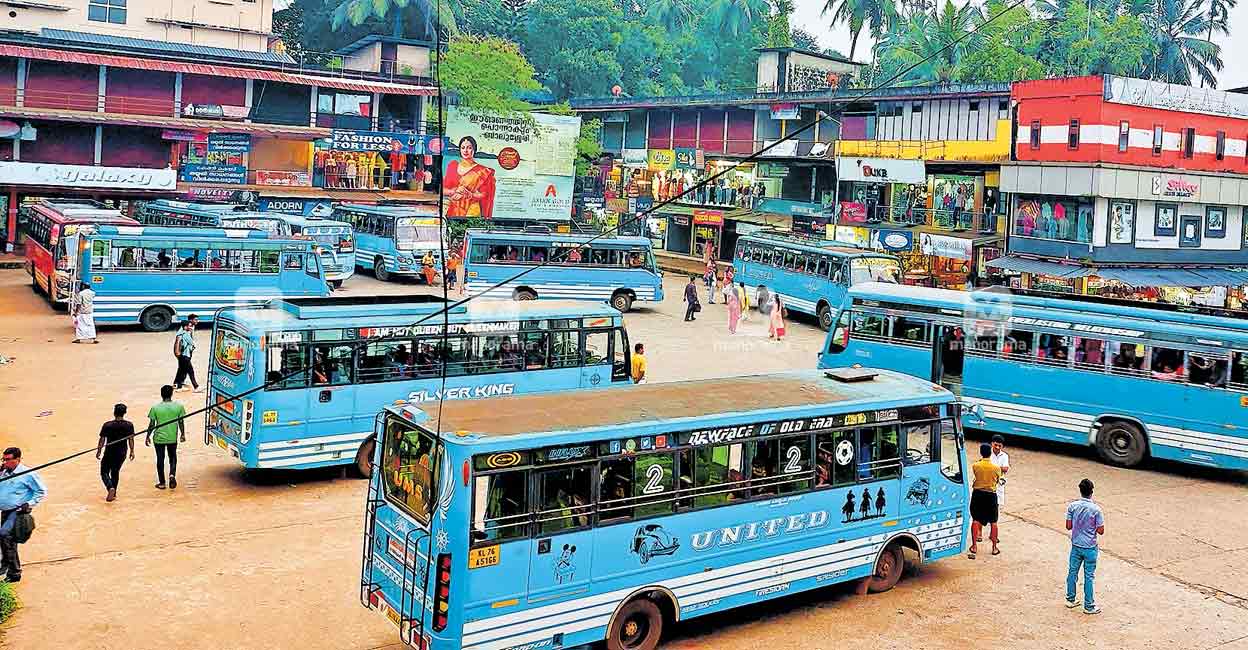 തുറന്നാൽ ശുചിമുറി മാലിന്യം പുറത്തേക്ക്, അടച്ചാൽ ജനം ദുരിതത്തിലും ...