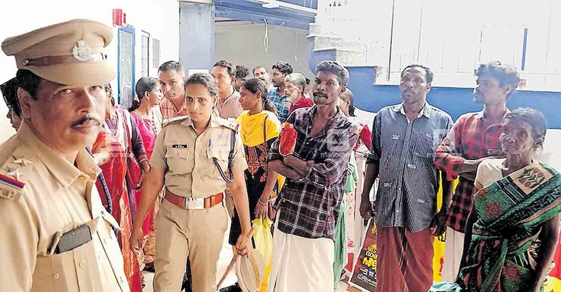 വീട് നിർമാണം: പരാതിയുമായി ആദിവാസി കുടുംബങ്ങൾ