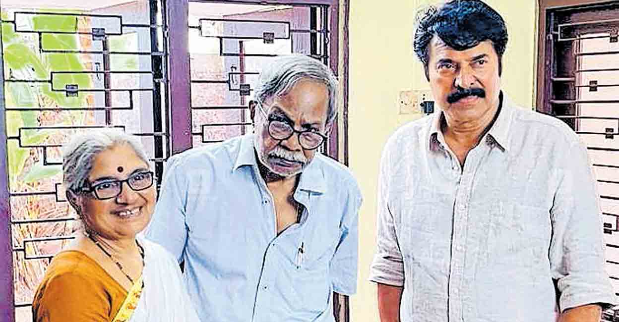 എംടിയെ സന്ദർശിച്ച് മമ്മൂട്ടി