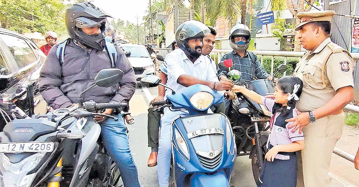 ഒന്നര മണിക്കൂറിനിടെ പരിശോധിച്ചത് 152 വാഹനങ്ങൾ!; ഇതിൽ 83 ഡ്രൈവർമാരും നിയമം ലംഘിച്ചവരുടെ പട്ടികയി ...