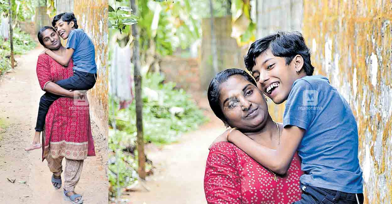 അറിവിന്റെ മധുരം നുണഞ്ഞ്‌ കുരുന്നുകൾ, ഒരുക്കിയത് അതിഗംഭീര സ്വീകരണം ...
