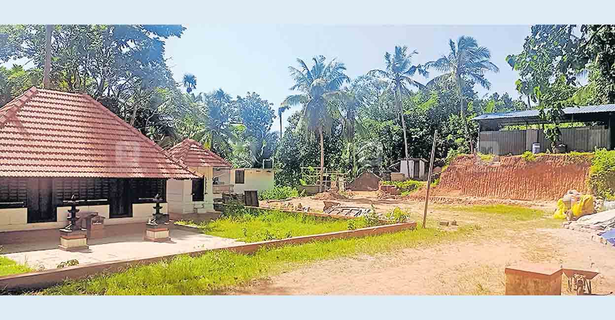 തച്ചോളി മാണിക്കോത്ത് ക്ഷേത്രം; നവീകരണം പാരമ്പര്യത്തനിമ സംരക്ഷിച്ച്