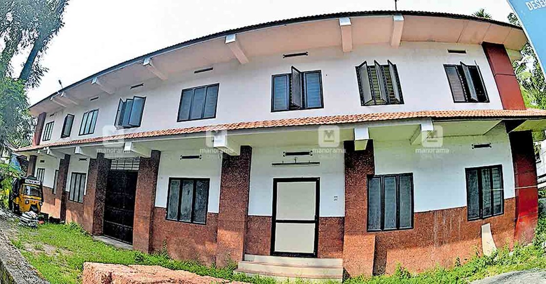 വനിത ഹോസ്റ്റലും ഷീ ലോ‍ഡ്ജും നടത്താൻ കുടുംബശ്രീയെ തേടി കോർപറേഷൻ