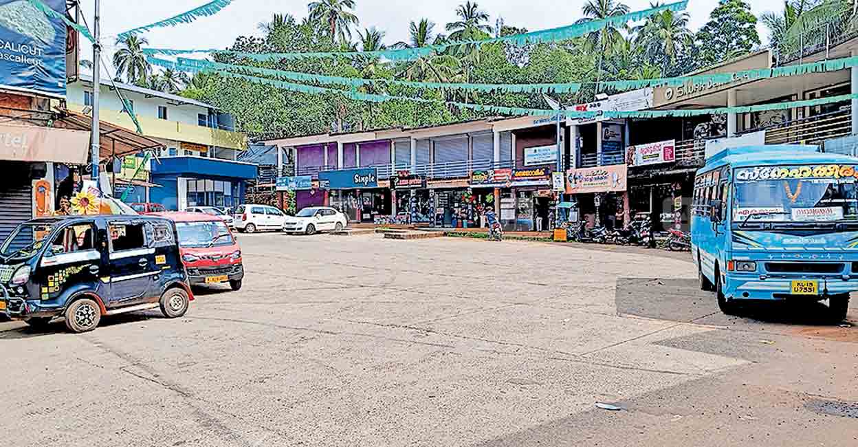 ബസ് സ്റ്റാൻ‍ഡിൽ ശുചിമുറി ഇല്ലാതായിട്ടു വർഷങ്ങൾ