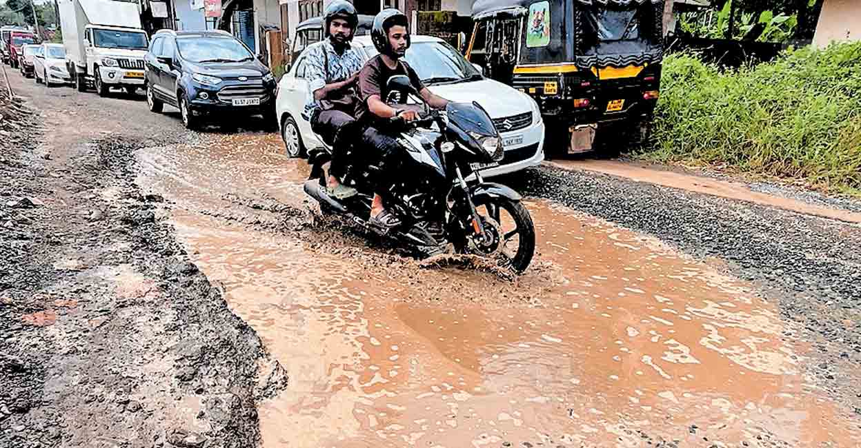 അശാസ്ത്രീയ നിർമാണത്തിന്റെ ഇരയായി നാട്ടുകാർ: ആറുവരിപ്പാത; നൂറുവരി ദുരിതം ...