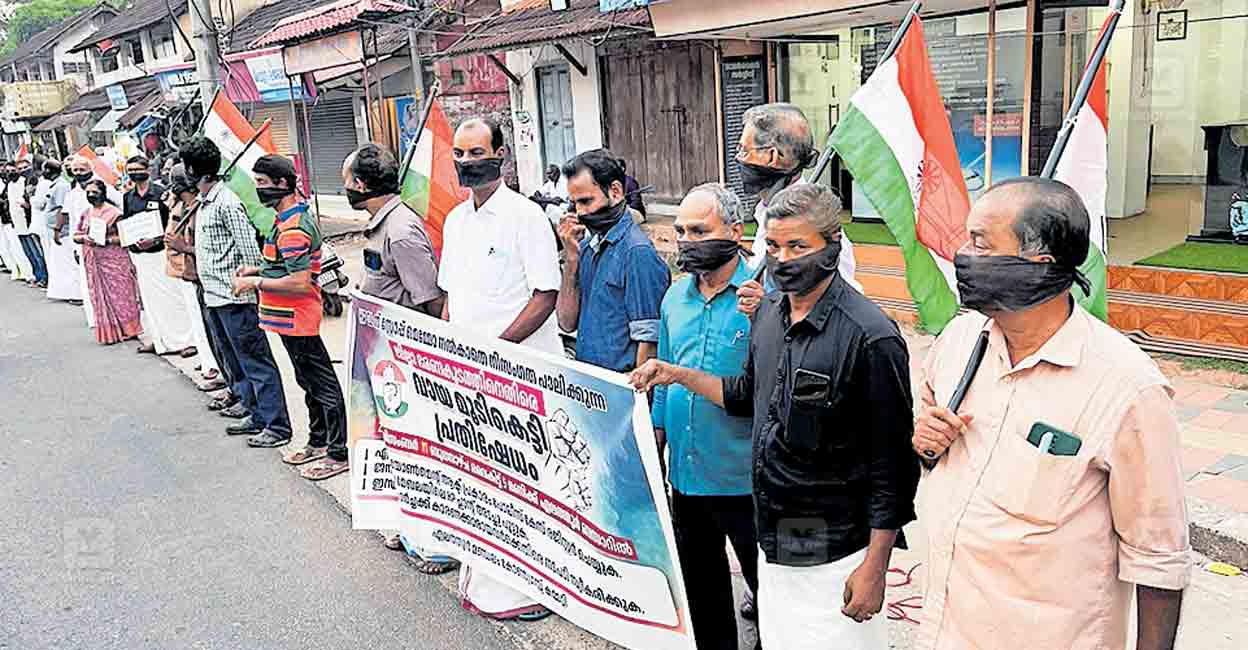 എലത്തൂർ പെട്രോളിയം ചോർച്ച: പൊലീസ് അന്വേഷണം ആരംഭിച്ചു | Elathur ...