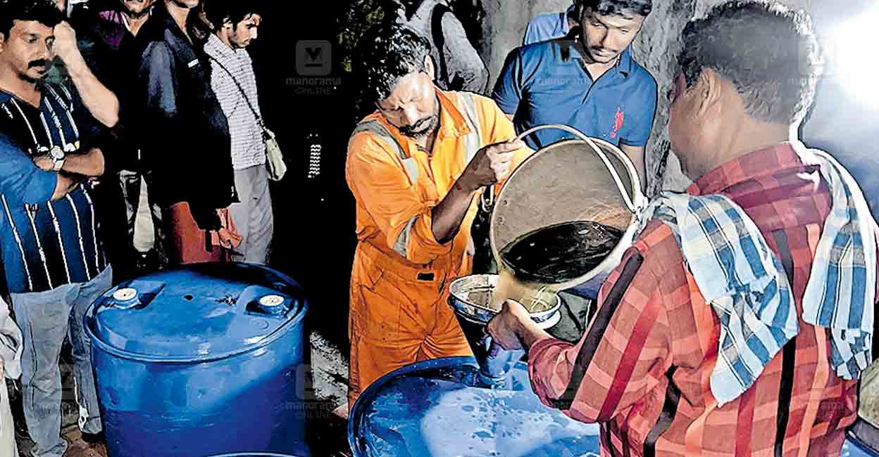 ഓടയിലൂടെ ഒഴുകിയത് 2000 ലീറ്റർ ഡീസൽ; തീ നെഞ്ചിലൊതുക്കി നാട്ടുകാർ, വ ...