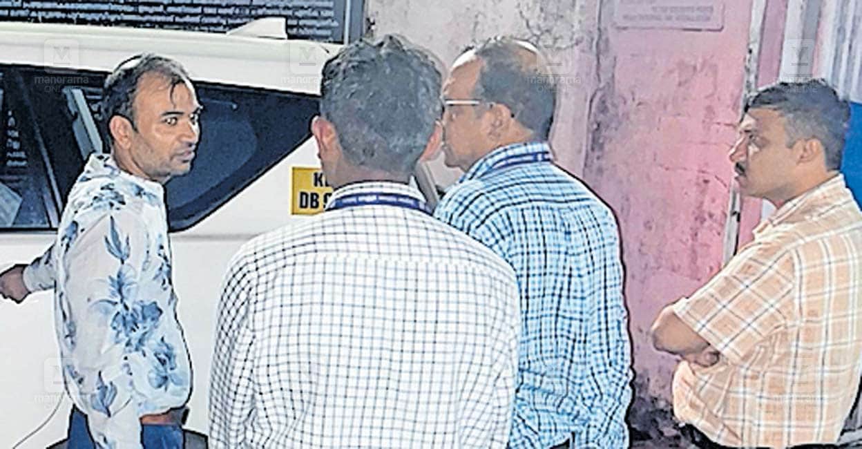 ഇന്ധനച്ചോർച്ച: എലത്തൂരിലെ എച്ച്പിസിഎൽ പ്ലാന്റിൽ കേന്ദ്ര സംഘത്തിന്റെ ...