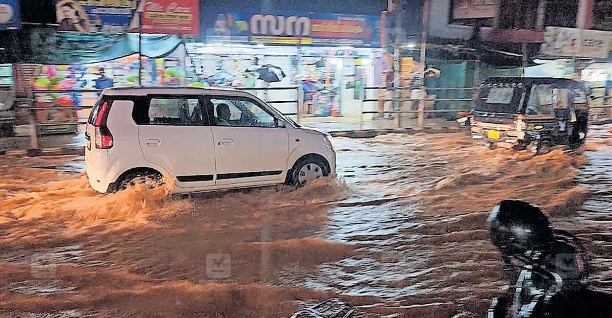അകാലവർഷം; പരക്കെ നാശനഷ്ടം, ദുരിതം | Kozhikode rain update | Kozhikode ...