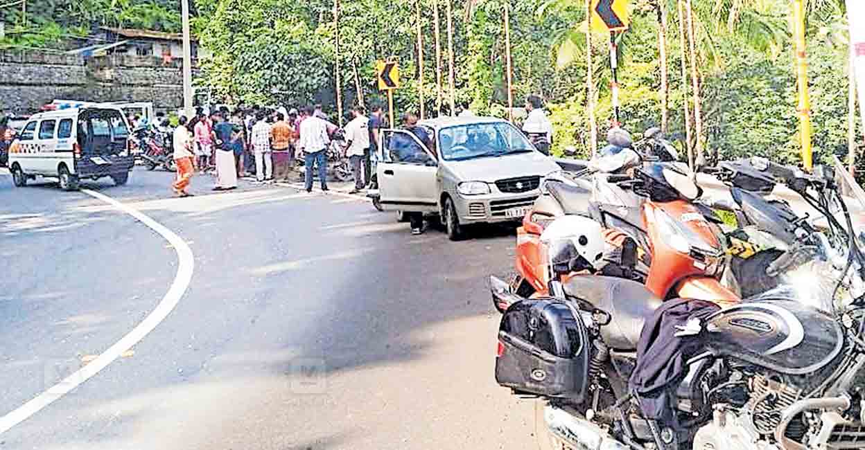 ആനക്കല്ലുംപാറ ജംക്‌ഷനിൽ വീണ്ടും അപകടം | Bike accident | Anakallumpara ...