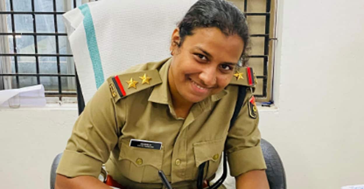 ഒരു വനിതാ മുഖം കൂടി; കോഴിക്കോട് ആദ്യ വനിതാ എക്സൈസ് ഇൻസ്‌പെക്ടറായി എം ...