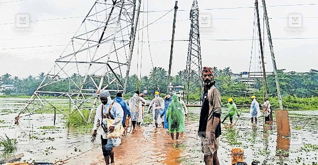 മുണ്ടകപ്പാടത്ത് കാറ്റിൽ ചെരിഞ്ഞ വൈദ്യുതി ടവർ മാറ്റാൻ നടപടി തുടങ്ങി ...