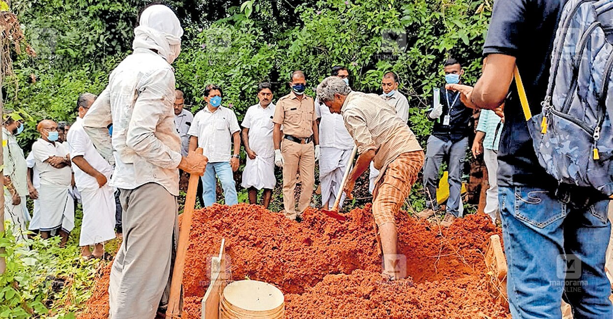 മൃതദേഹം പുറത്തെടുത്ത് പോസ്റ്റ്മോർട്ടം: അസ്വാഭാവികതയില്ലെന്നു പ്രാഥമിക നിഗമനം | Payyoli ...