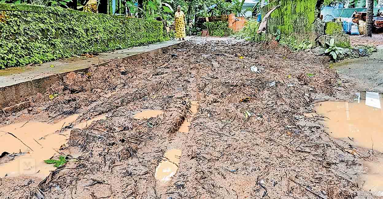 നവീകരണം നീളുന്നു; നല്ലൂർ എപി റോഡി‌ൽ യാത്രക്കാർ ദുരിതത്തിൽ | West Nallur ...