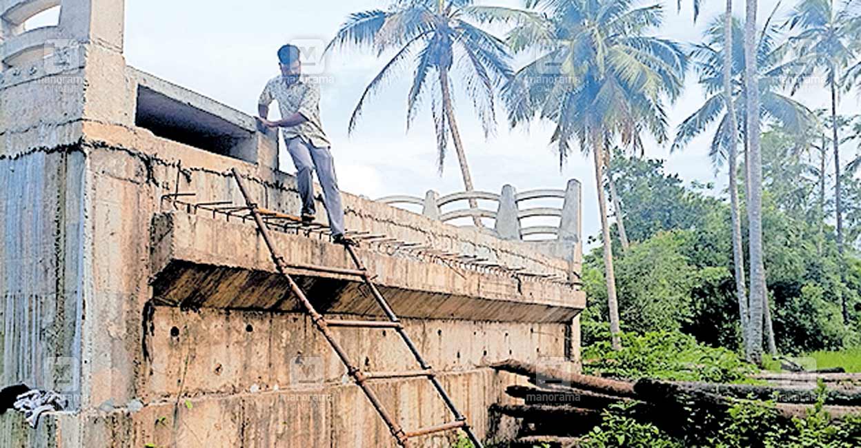 അപ്രോച്ച് റോഡ് നിർമിച്ചില്ല: കൊയമ്പ്രത്തുകണ്ടി കടവിൽ പാലം നോക്കുകുത്തി ...