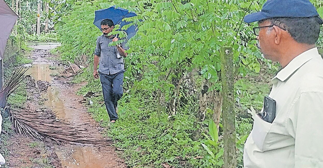 റോഡ് തകർന്നു; പുല്ലൂരാംപാറ–പള്ളിപ്പടി–പനച്ചിക്കൽ പൊന്നാങ്കയം റോഡി ...